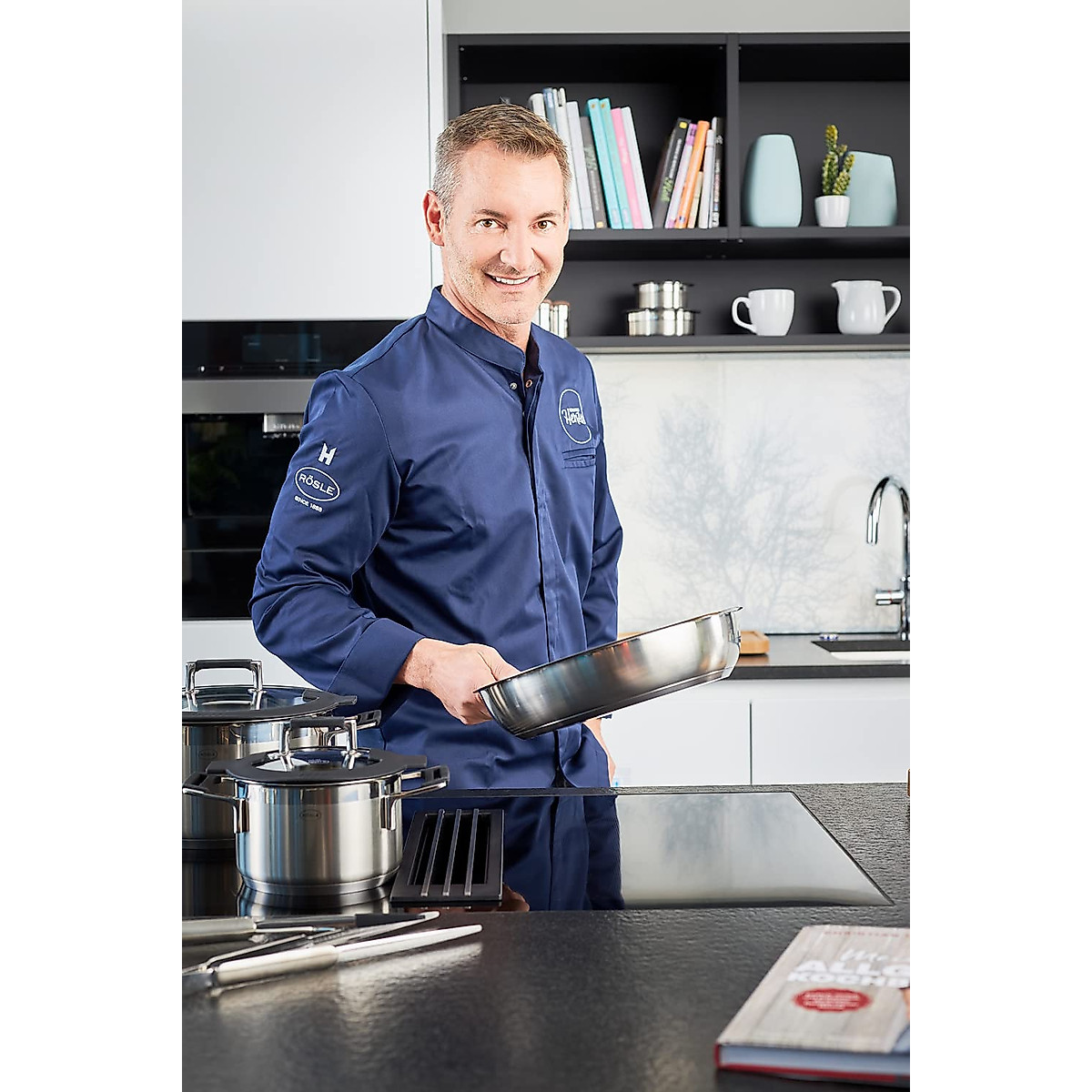 RÖSLE Silence Pro Frying Pan with Scratch-Resistant Premium Non-Stick Coating ProResist, Silicone Handle, 28 cm, 18/10 Stainless Steel, Suitable for Induction Cookers, Dishwasher Safe, Silver/Black