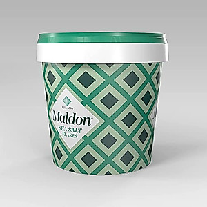 Maldon Salt, Sea Salt Flakes, 20 oz (570 g), Resealable Tub, Kosher, Natural, Handcrafted, Gourmet, Pyramid Crystals