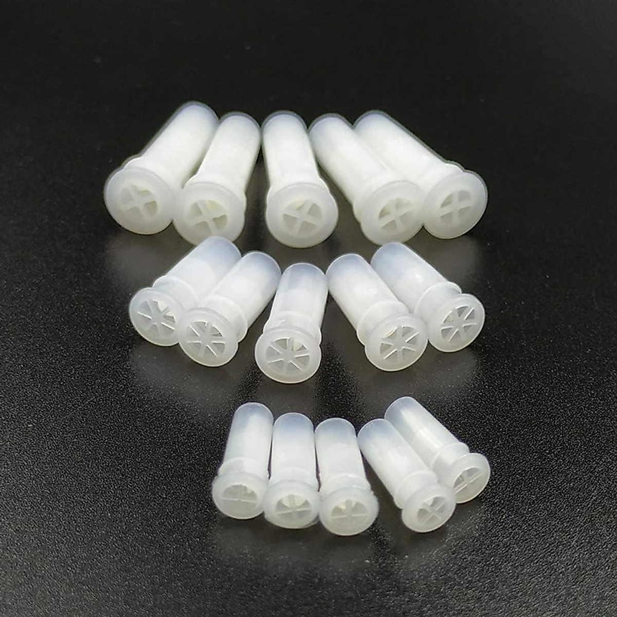 100pcs Pet Toy Balls Replacement Squeakers Dog Pet Toys Noise Maker Insert Replacement BB Squeaker Reed Shoes Whistle for Craft Supplies 1.5cm