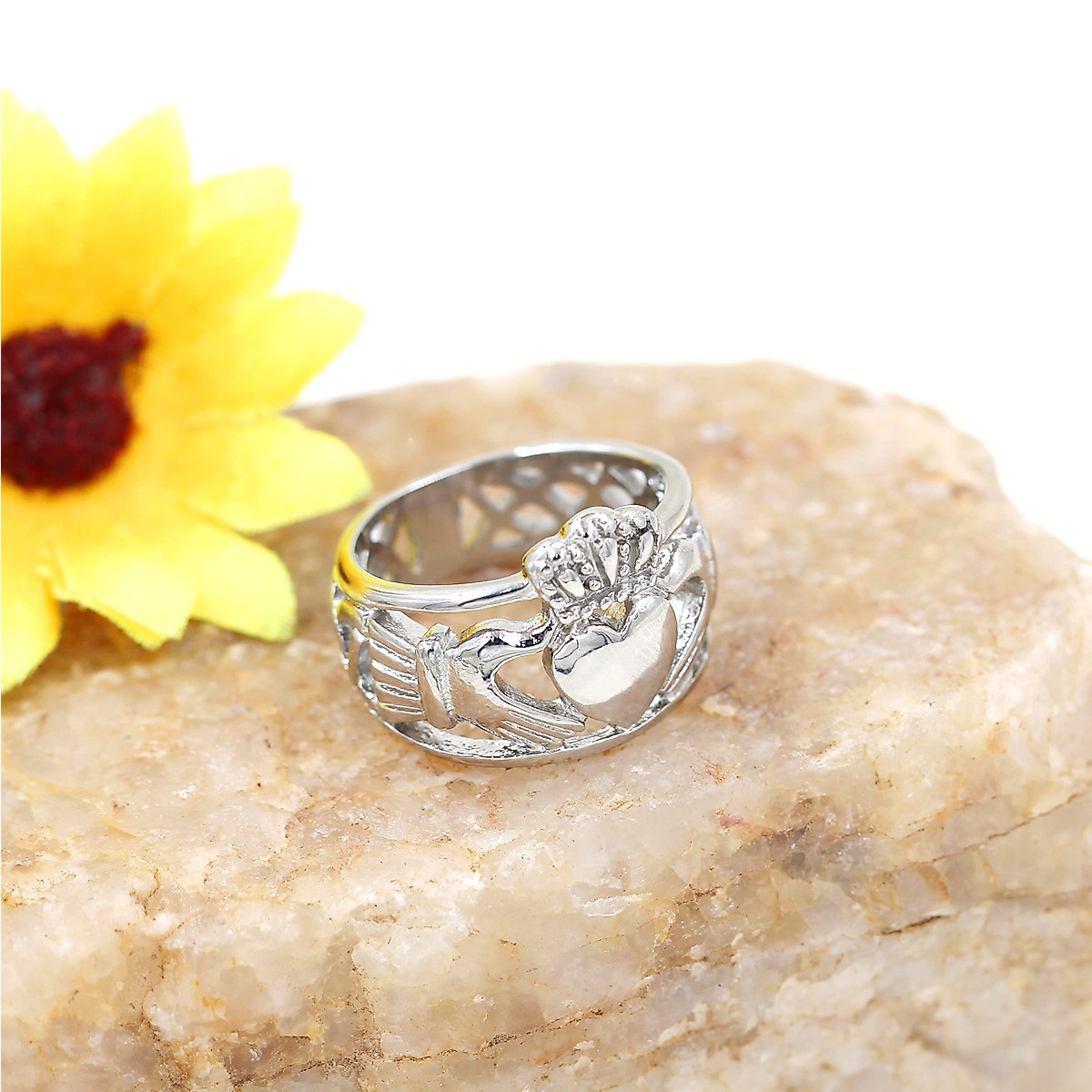 Uloveido Hands Heart Claddagh Design Crown Rings for Men Women Best Friend Promise Love Rings Size 9 Y1729