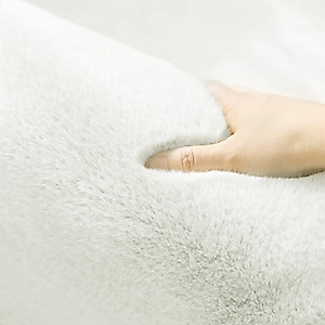 Rehert Luxury White Fluffy Rug, 2x6 Fluffy Shaggy Soft Faux Rabbit Fur Rug, Bedside Rugs Non Slip Rug, Throw Washable Rug