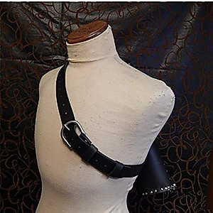 GEGEXIAOWU Medieval Retro Back Quiver Bow Leather Arrow Holder with Large Pouch Handmade Straps Belt Bag (Black, ONE Size)