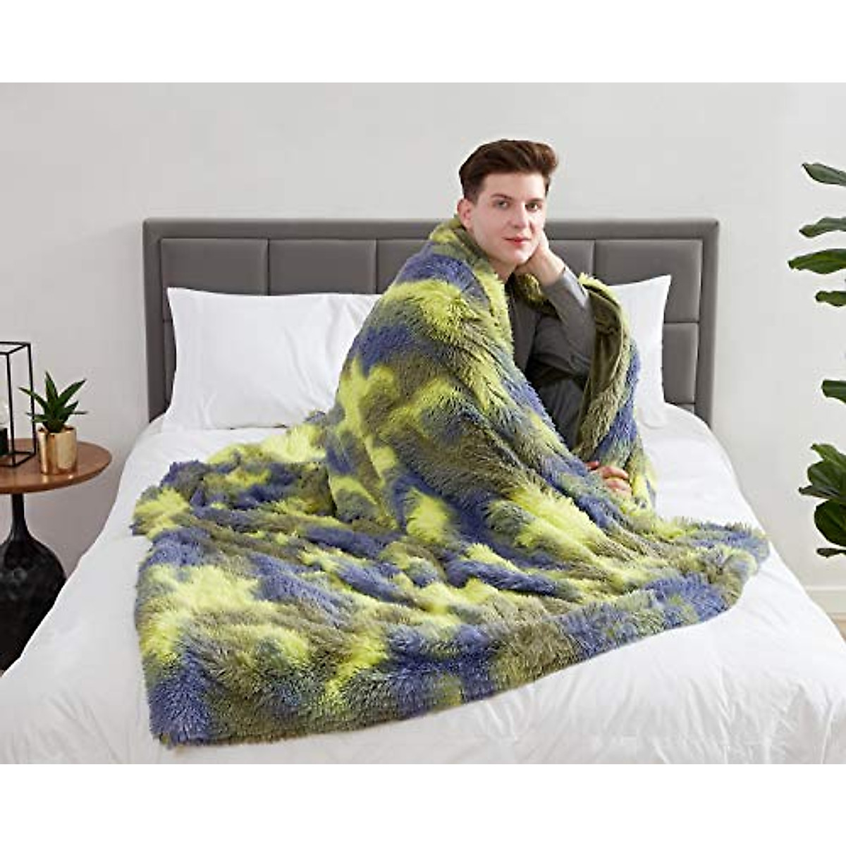 Hobed Life Ultra Soft Blanket 50 x 60 Inch, Faux Fur Blanket for Kids, Boys, Teens & Young Man, Stylish Camo Tie Dye Fur Throw, Fluffy Chair Blanket, Super Plush Reversible Bed Blanket, Male Fashion