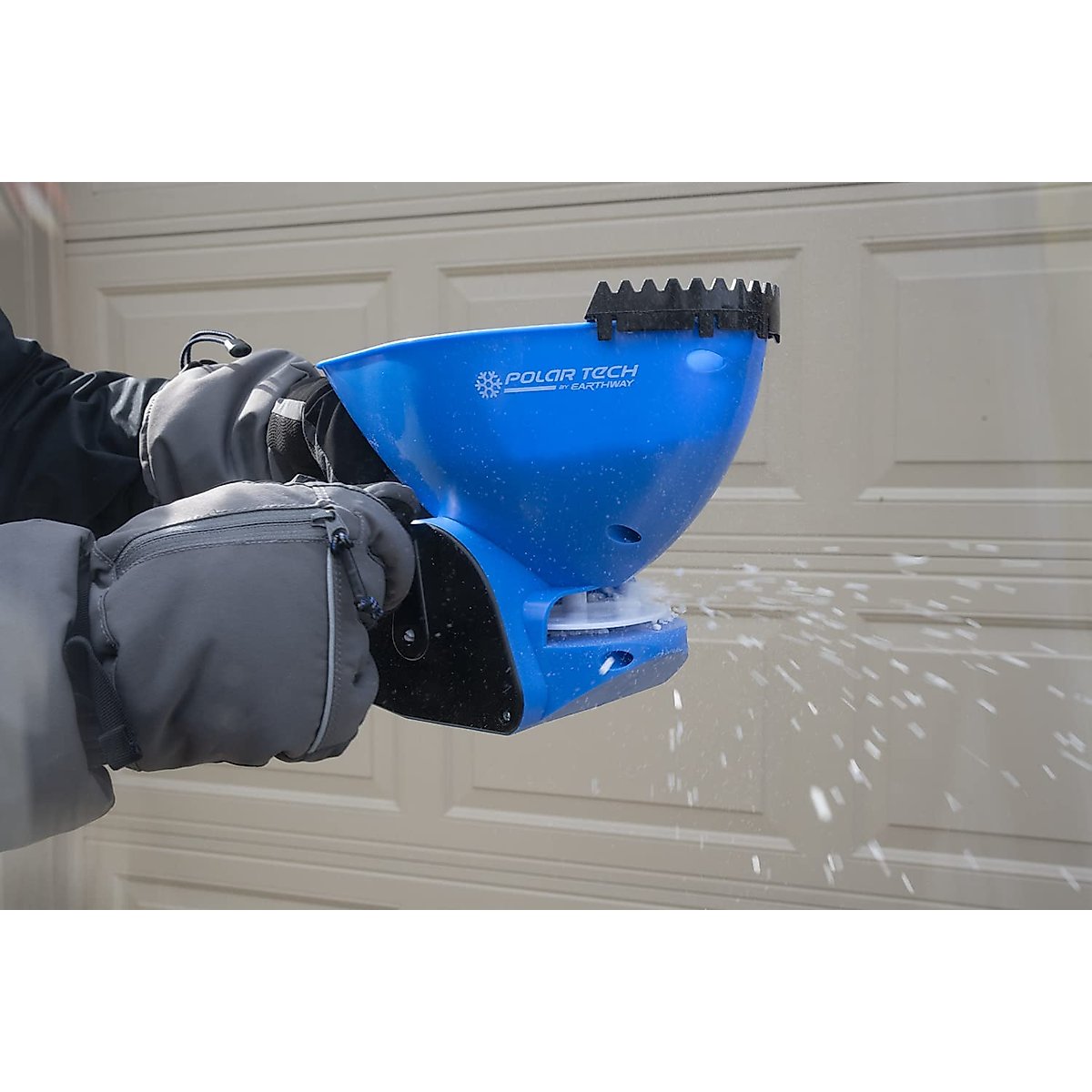 EarthWay Polar Tech 94014 4 LB Ice Melt Hand Spreader with Built-in Ergonomic Trigger for Comfort and Adjustable Reel Control and Sealed Gearbox and High-Speed Crank