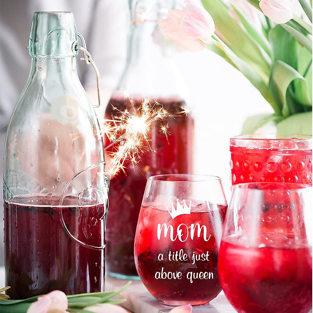 SOCOARZR Gifts For Mom From Daughter,Son - Funny Mom Gifts,Birthday,Mothers Day,Christmas Gifts for Mom,Mom Queen 15 oz Wine Glass