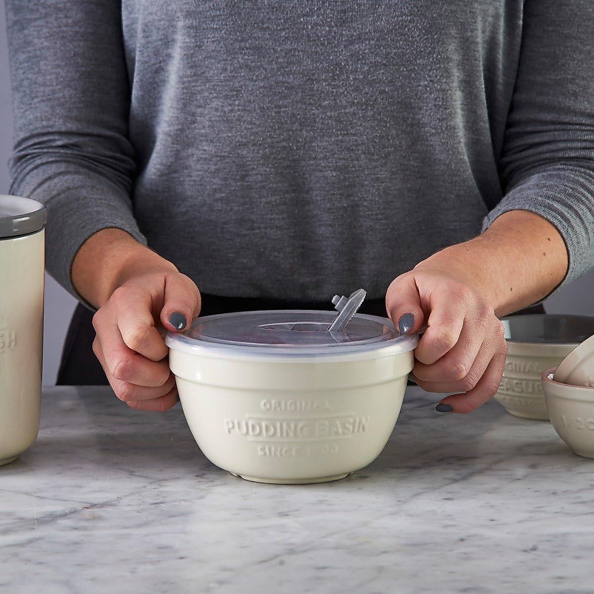 Mason Cash Innovative Kitchen All Purpose Bowl With Lid, off-white, 16 x 16 x 9 cm