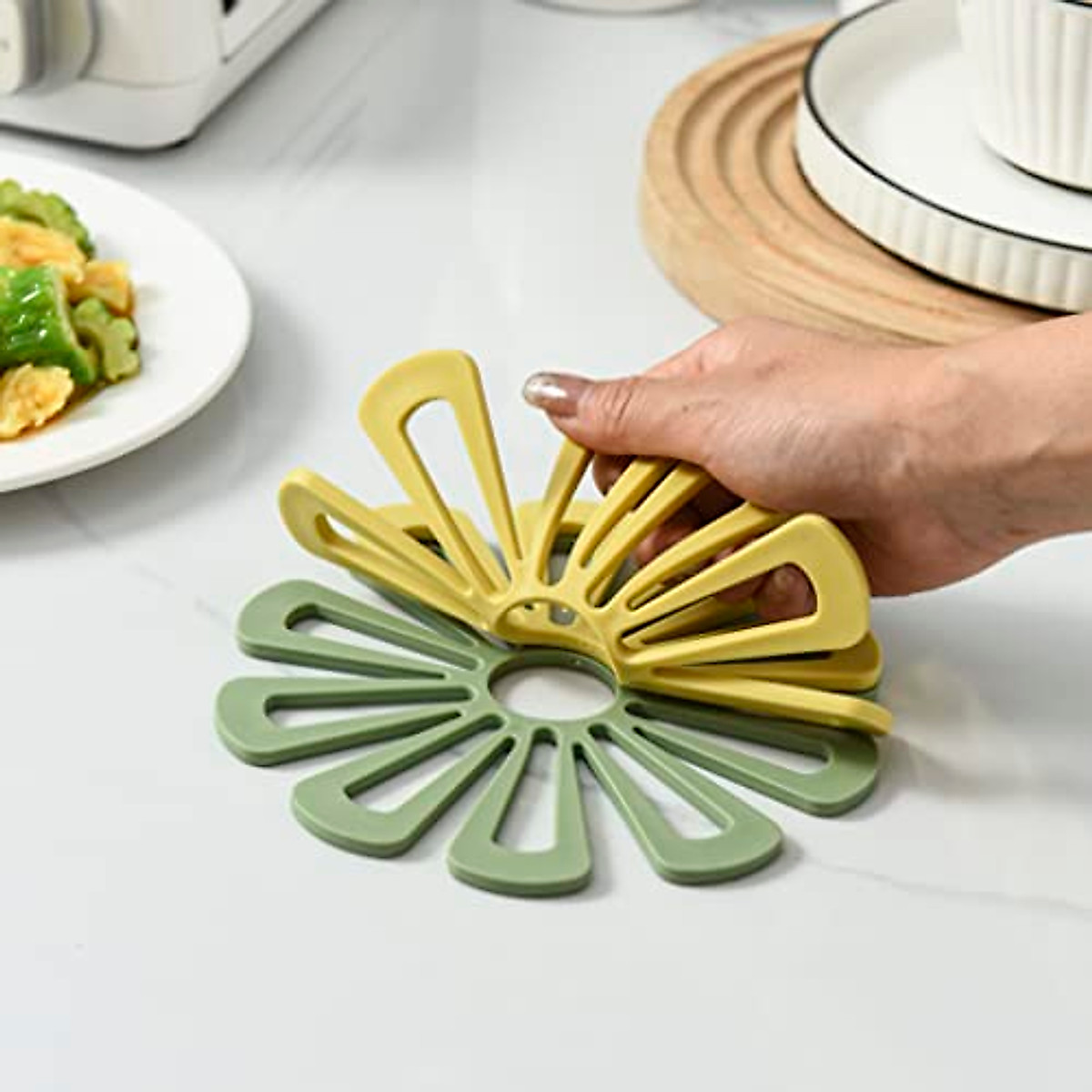 4PCS Silicone Trivet Mat, Heat Resistant Pot Holders, Multipurpose Non-Slip Kitchen Hot Pads for Countertops & Tables, Kitchen Trivets for Hot Dishes & Cookware, Hot Pot Holder for Pots & Pans