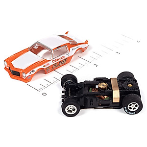 Auto World Xtraction R32 1970 Chevy Camaro Butch Leal California Flash HO Scale Slot Car