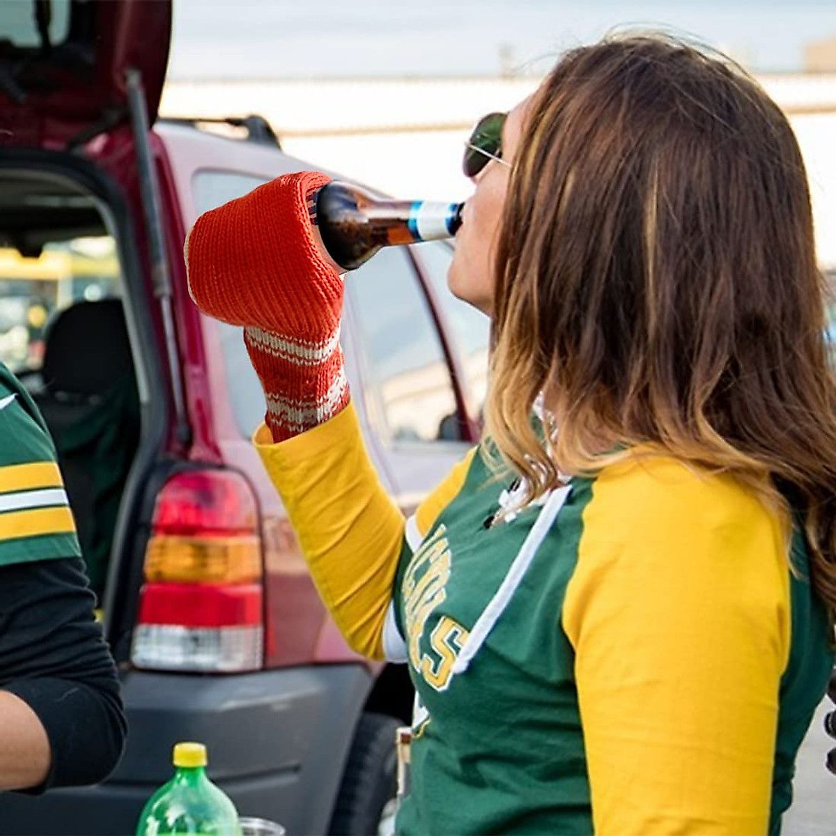 Suzy Kuzy Beer Mitt (OFFICIAL) - Knit Beer Mitt :: Red / White