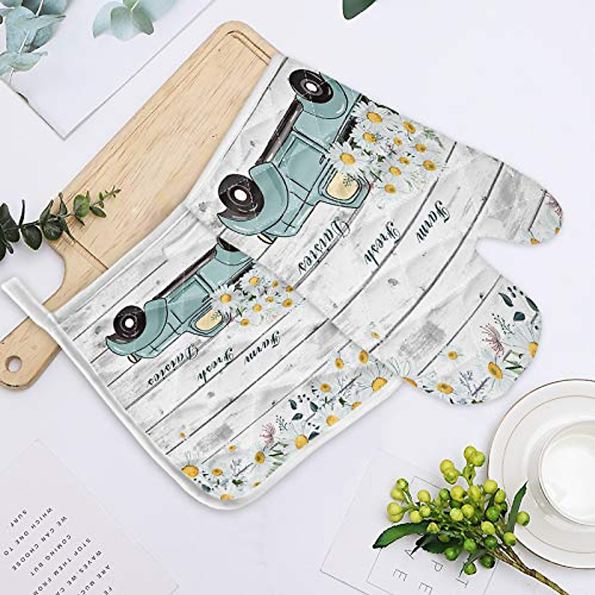 Chic D Kitchen Oven Mitts Gloves and Pot Holders Sets,Truck Farm Fresh Daisies Vintage Heat Resistant Oven Mittens and Potholders Hot Pads Set Non-Slip for Cooking BBQ Baking Grilling