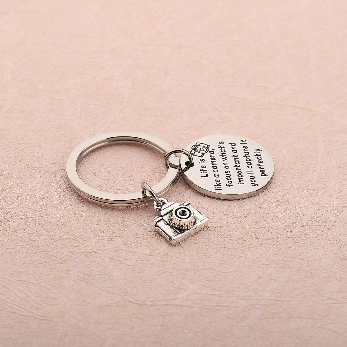 FUSTMW Photographer Gift Camera Charm Keychain Wedding Photographer Gift Camera Jewelry Gifts for Videographer Inspirational Gift (silver)