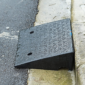 CXRCY Rubber Curb Ramp 6” Rise 2 Pack Industry Heavy Duty Black Threshold Ramps with 4 Expansion Bolts for Sidewalk, Loading Dock, Driveway, Wheelchair, Car, Bike