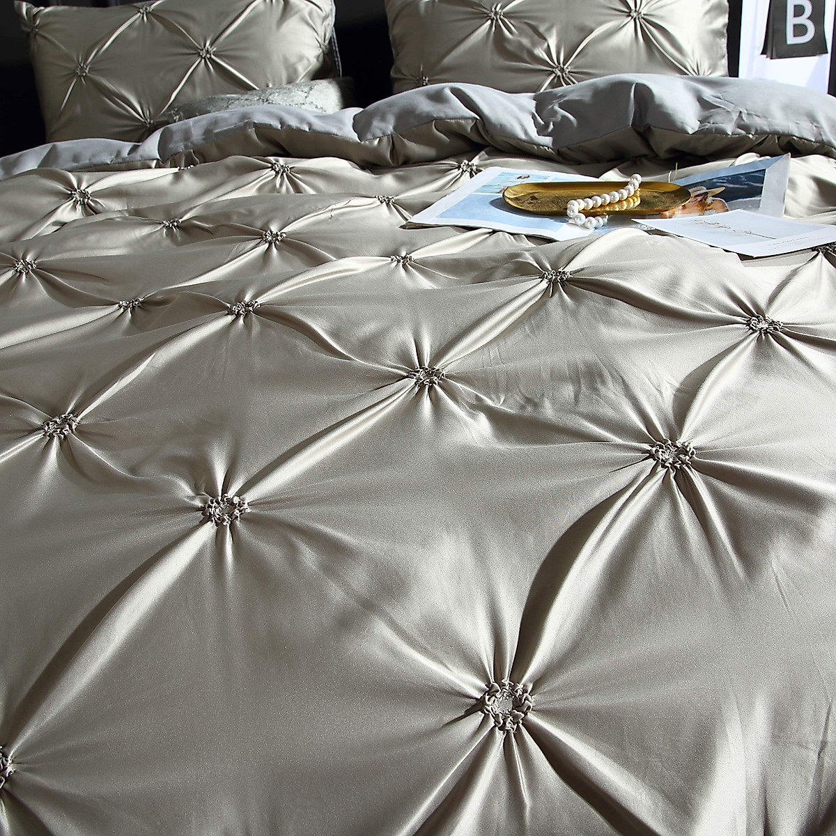 SMNJF 3 Piece Pinch Pleated Duvet Cover with Zipper Closure, Grey Pintuck Pinch Pleat Pattern Bedding Comforter Cover Set (Grey/Gray, Full/Queen, 90"x90")