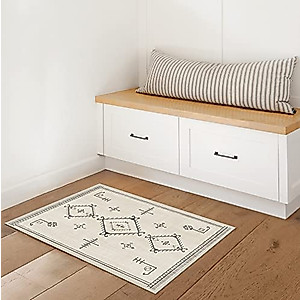 RUGGABLE Damali Washable Rug - Boho Vintage Area Rug for Living Room, Bedroom, Dining Room and Kitchen - Stain & Water Resistant, Pet & Child Friendly - Black & White 2'x3' (Standard Pad)