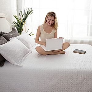 Hygge Hush Summer Quilt Set, Twin Size Pure White Leaves Pattern 2 Pieces Quilt Set, Oversized Modern Style Bedspread Set for All Season (1 Quilt & 1 Pillow Shams)