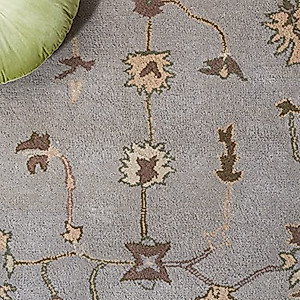 SAFAVIEH Heritage Collection Accent Rug - 4' x 6', Beige & Grey, Handmade Traditional Oriental Wool, Ideal for High Traffic Areas in Entryway, Living Room, Bedroom (HG865A)