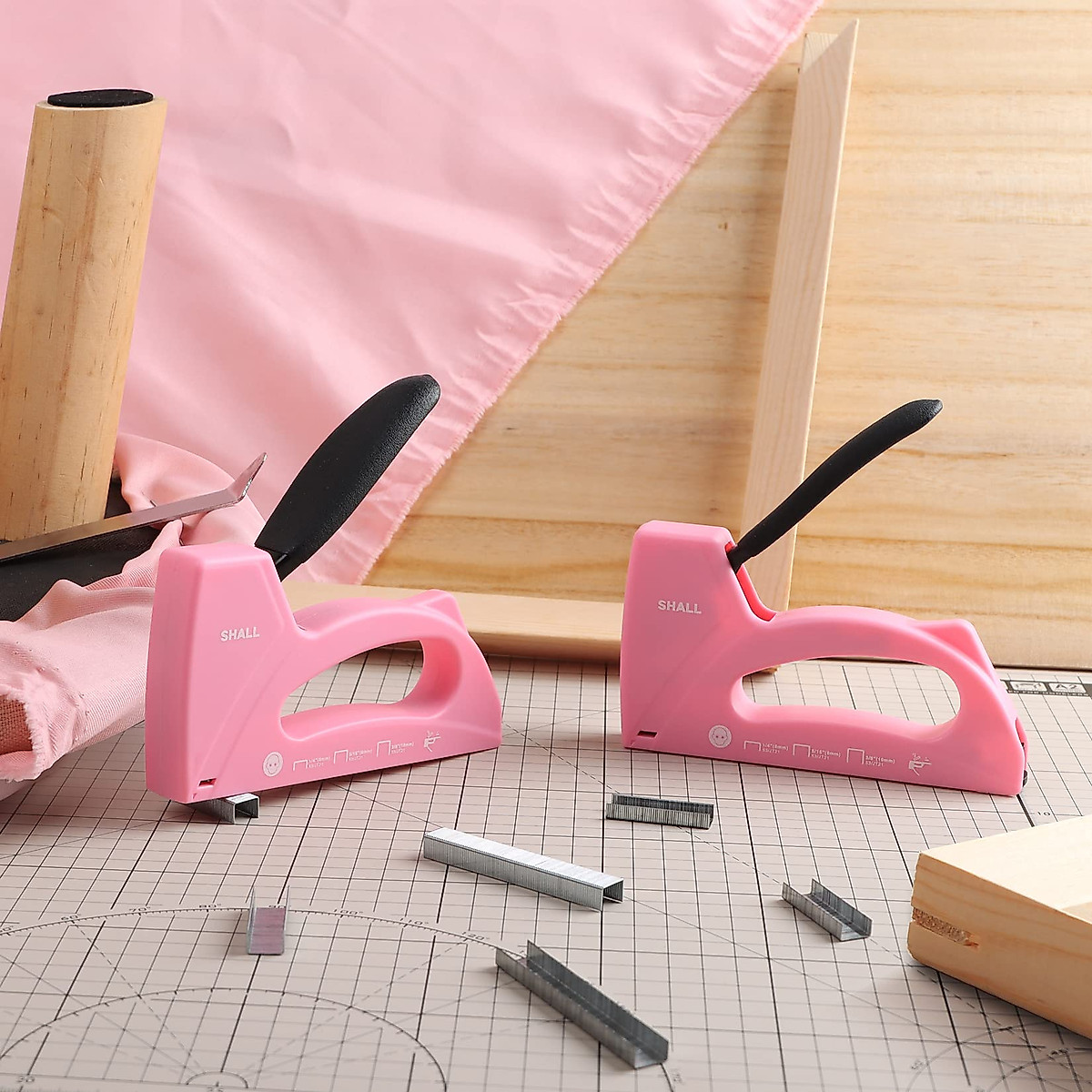 SHALL Light Duty Staple Gun for Wood - Pink Upholstery Staple Gun with 1600pcs JT21 Staples 1/4, 5/16, 3/8 inch and Staple Remover - Women Staple Gun for Crafts, Fabric Stapler Gun for DIY, Decoration