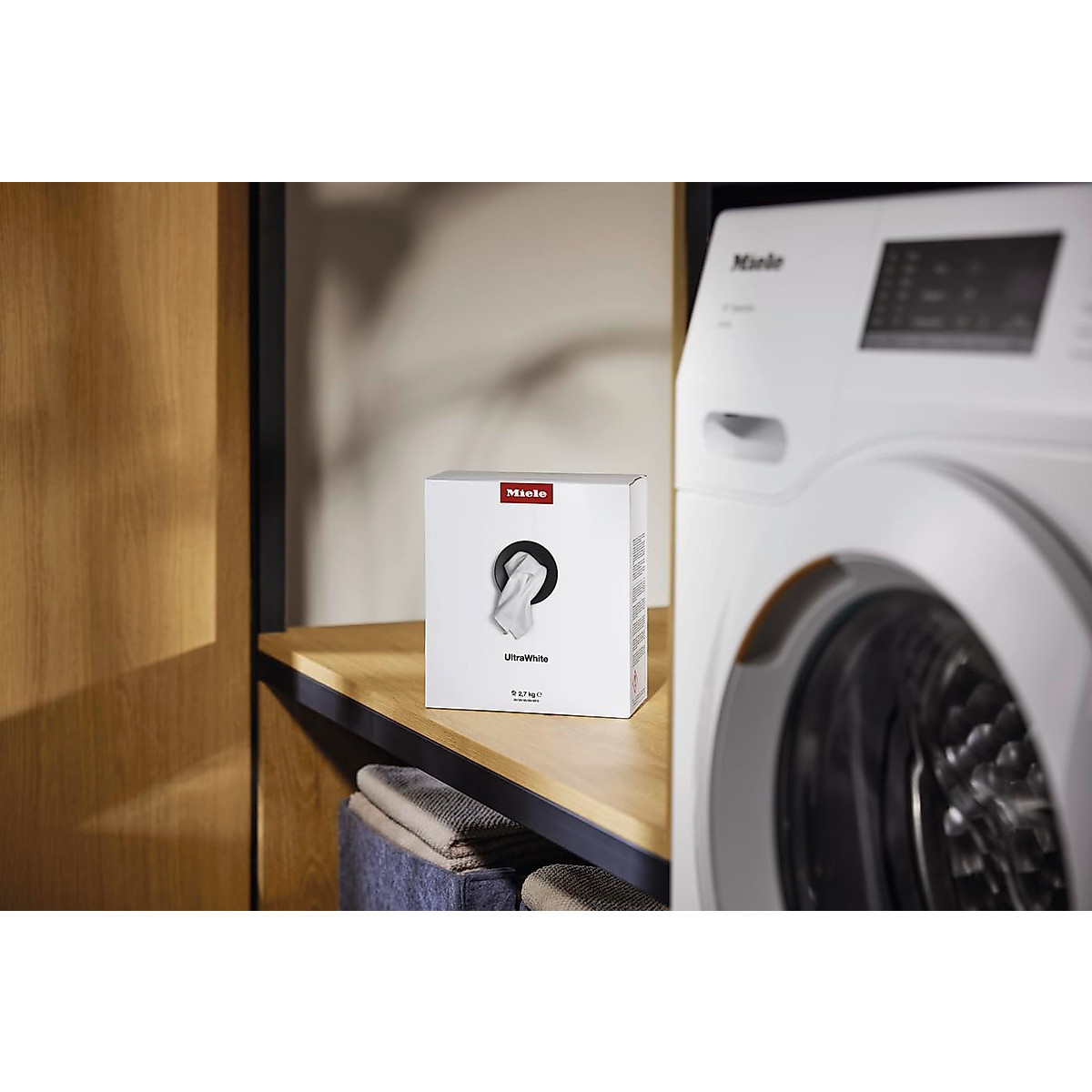 Miele Original UltraWhite Washing Machine Detergent Powder, Optimal Results on White and Colored Fabrics, Excellent Spot Removal, 5.5 lbs for Up to 48 Washes – 10459720