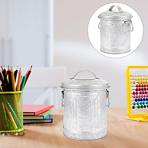 WRITWAA 1Pc Creative Desktop Iron Wastebasket, Decorative Bucket Shaped Rubbish Bin with Cover, Small Trash Bin Bedside Garbage Can Trash Bin for Vanity, Bedroom, Kitchen