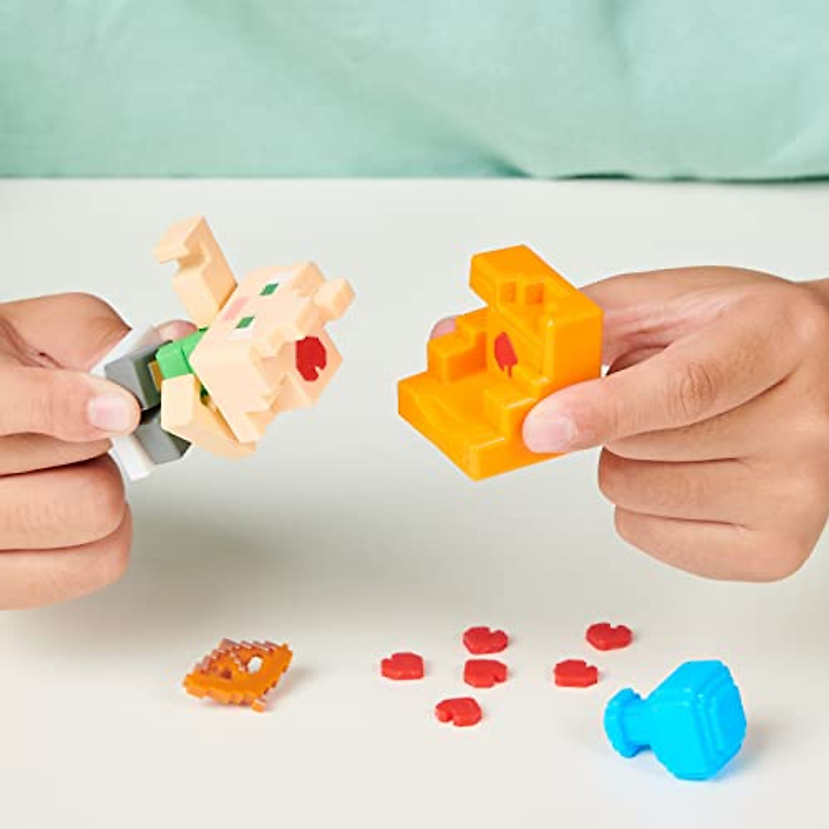 Treasure X Minecraft Caves & Cliffs - Overworld Characters. Mine, Discover & Craft with 10 Levels of Adventure & 12 Mine & Craft Characters to Collect