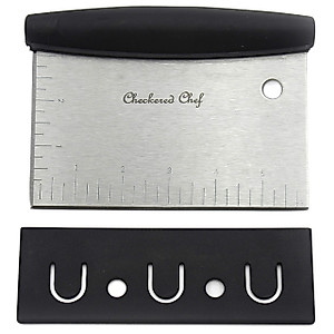 Checkered Chef Dough Scraper - Stainless Steel Kitchen Bench Scraper, Icing Smoother & Food Chopper - Pizza, Vegetable and Pastry Cutter w/Protective Plastic Cover﻿