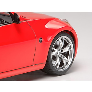 TAMIYA 1: 24 Scale Nissan 370z (Book)