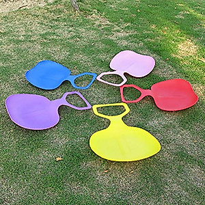 NUOBESTY 3 Pcs Butt Shape Snow Board with Handle, Plastic Thickened Skiing Boards Outdoor Winter Sports Snow Grass Sand Board Snowboard Sled Luge for Kids Random Color