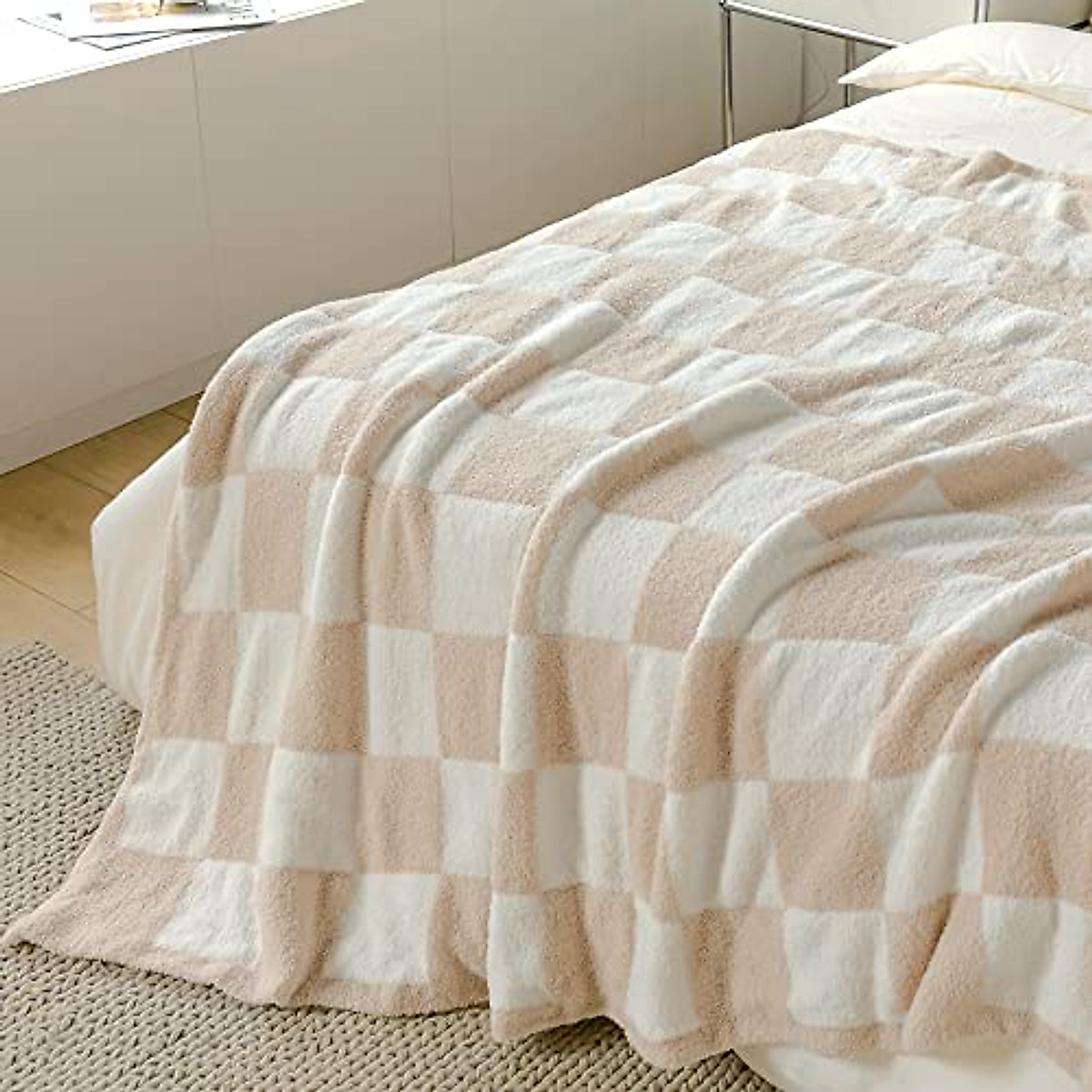 Ultra Soft Classic Checkerboard Chessboard Knitted Throw Blankets Fluffy Microfiber Lightweight Warm Cozy Bed Blankets Decor for Couch Sofa Bed (Cream, Throw 51"X63")