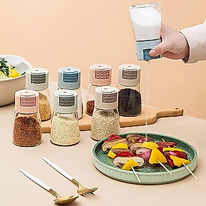 Salt and Pepper Shakers Precise Quantitative Push Type, 0.5g Quantitative Seasoning Bottle with Label (2PCS-A)