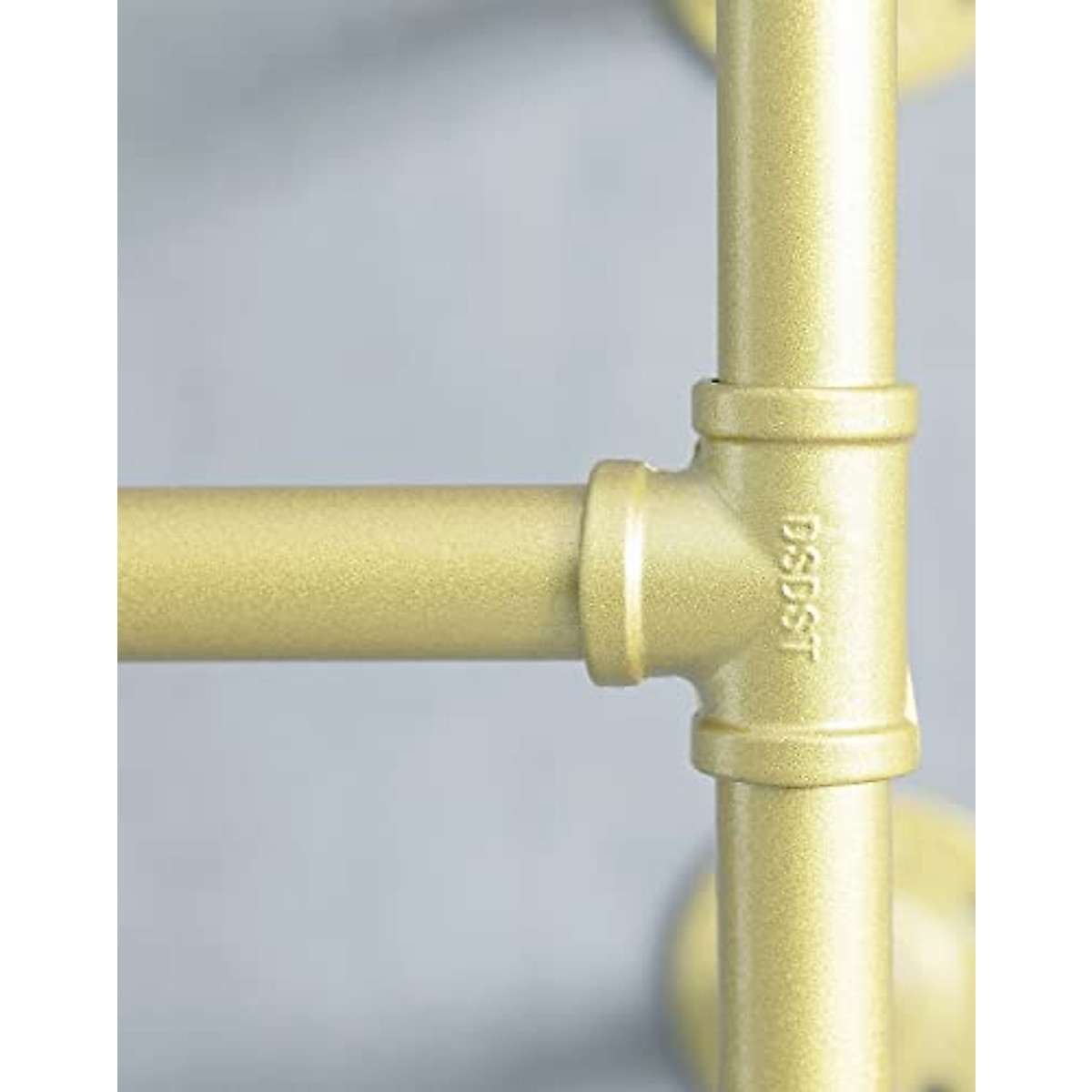 Industrial Retro Wall Mounted Iron Water Pipe Shelf/Bookcase/Shelving – Floating Shelf - Hung Bracket - DIY Storage Bookshelf – Height Adjustable Shelf - Wood Shelf (5-tier wall shelves, gold pipes)