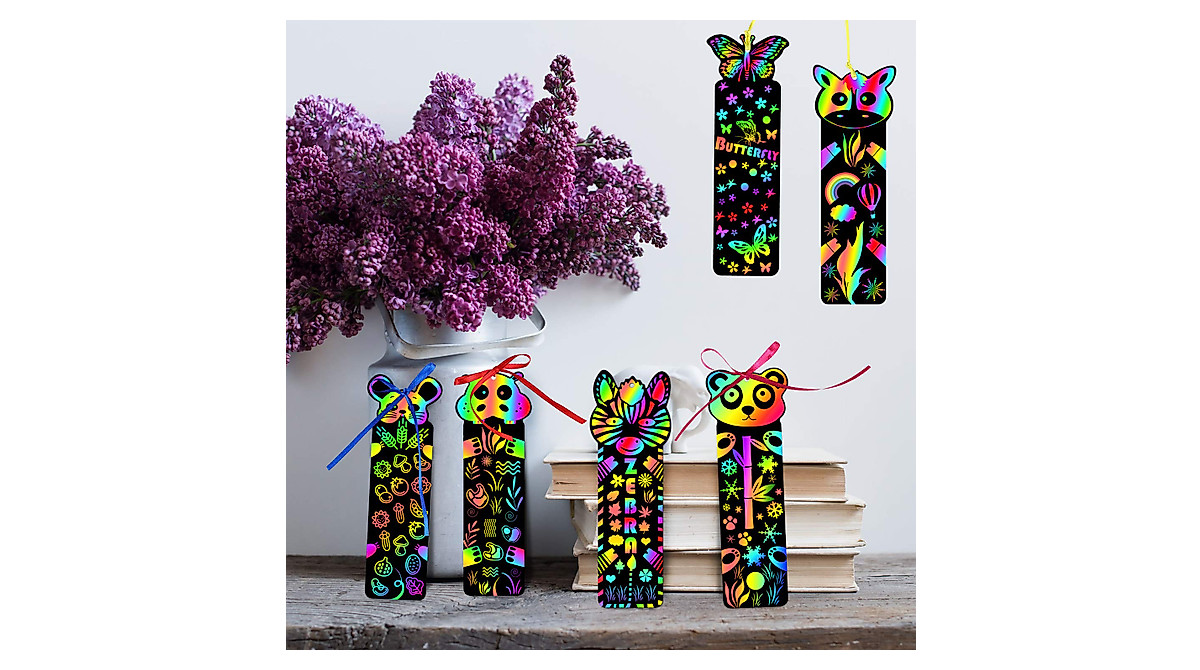 Blulu 100 Pieces Animal Scratch Bookmarks for DIY Fun