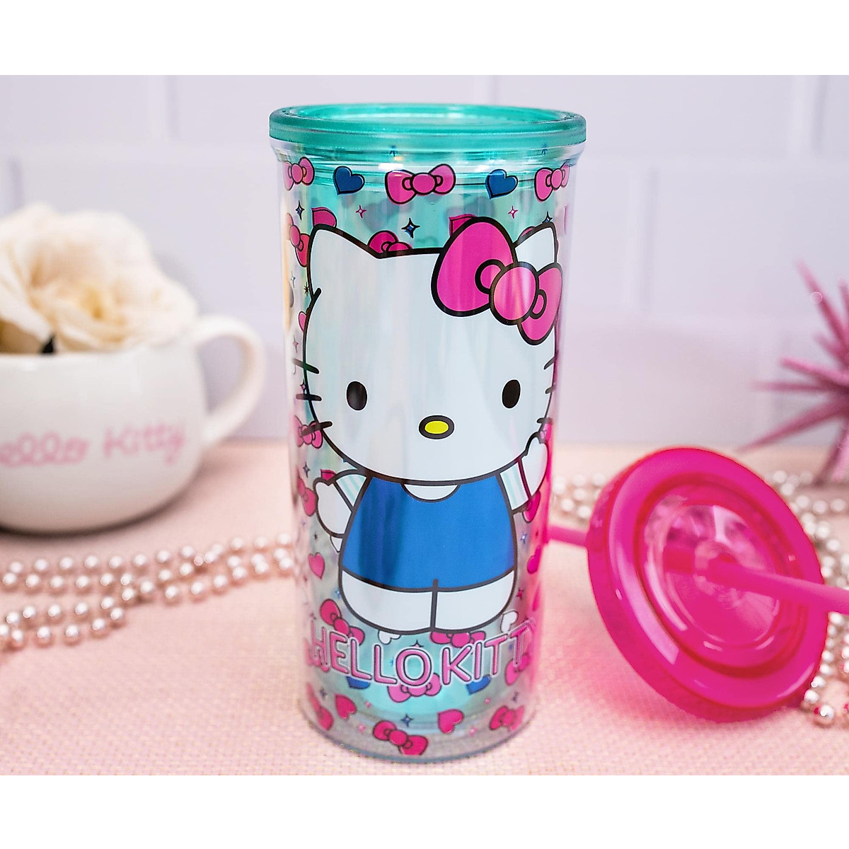 Hello Kitty Bows and Hearts Carnival Cup with Lid and Straw | Holds 20 Ounces