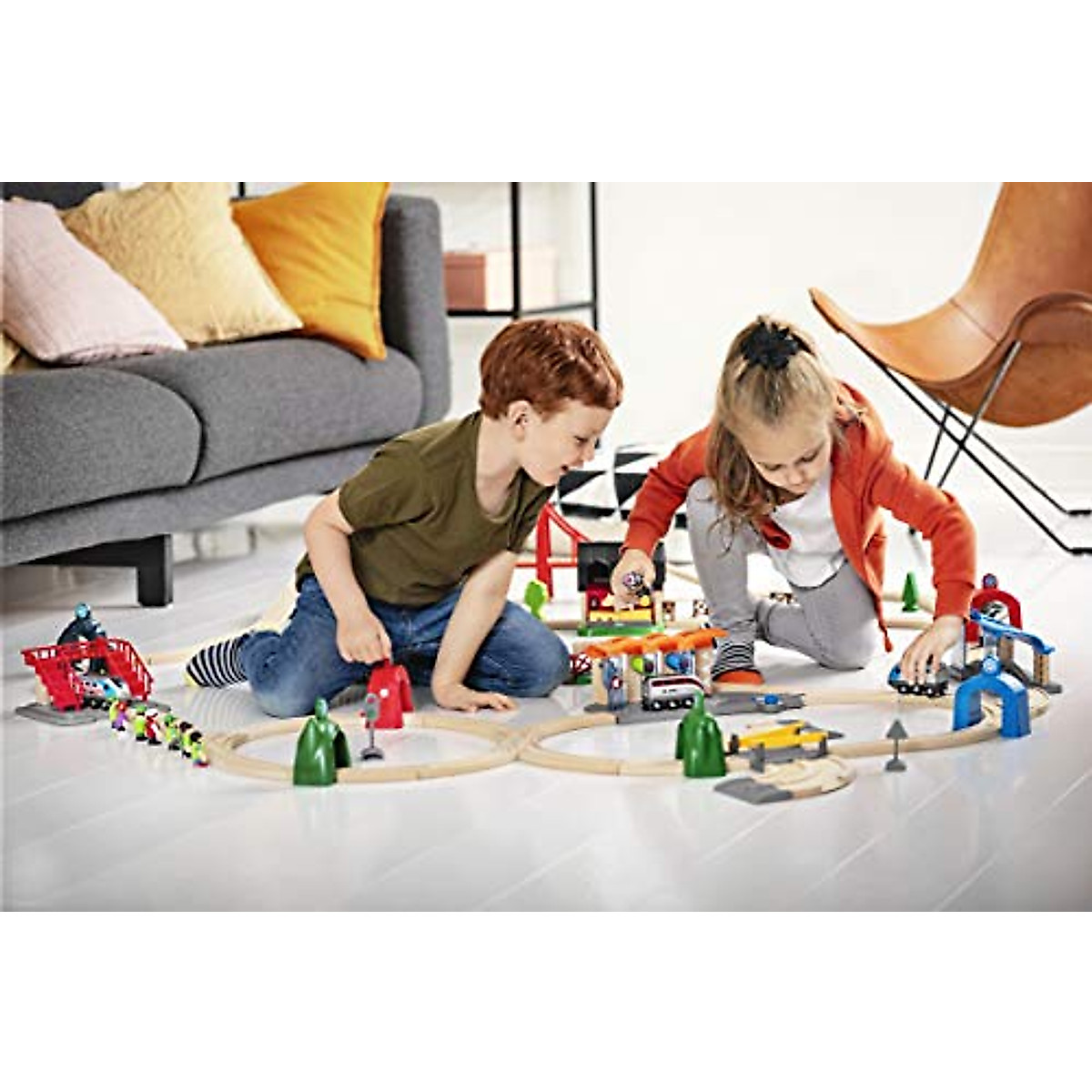 BRIO World - 33873 Smart Tech Engine Set with Action Tunnels | 17 Piece Train Toy with Accessories and Wooden Tracks for Kids Age 3 and Up