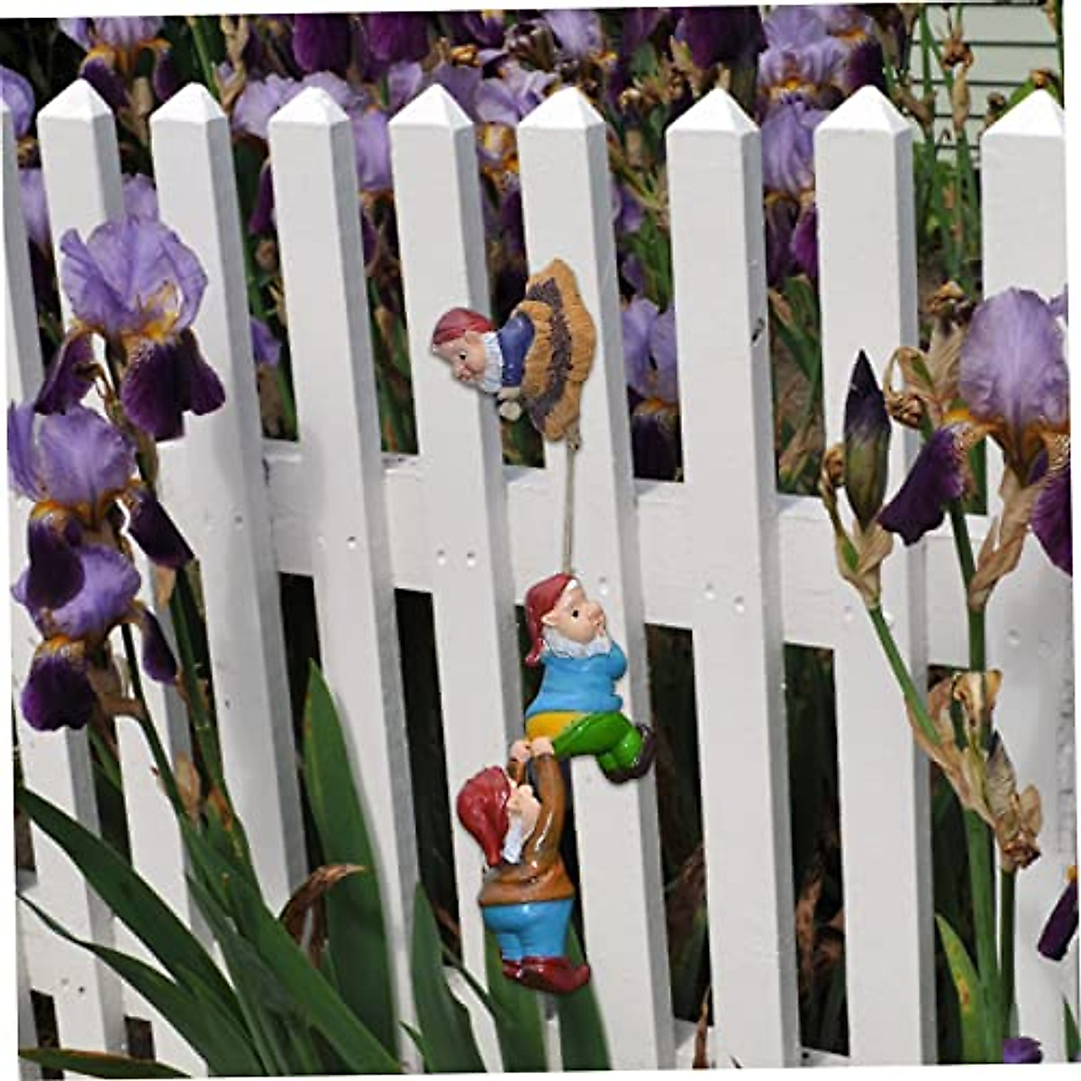 Naisicore Tree Climbing Gnome Statues, Resin Gnomes Tree Hugger Figurines, 3 Mini Gnome Tree Hanging Ornament, Garden Landscape Decor for Yard Lawn Art