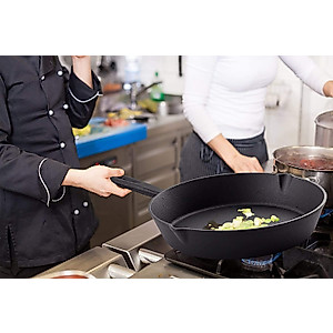 MEKBOK Pre-Seasoned Cast Iron 3 Piece Skillet Set