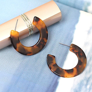HSWE Leopard Hoop Earrings for Women Tortoise Shell Earrings Acrylic Earrings Resin Earrings (Tortoise Shell)