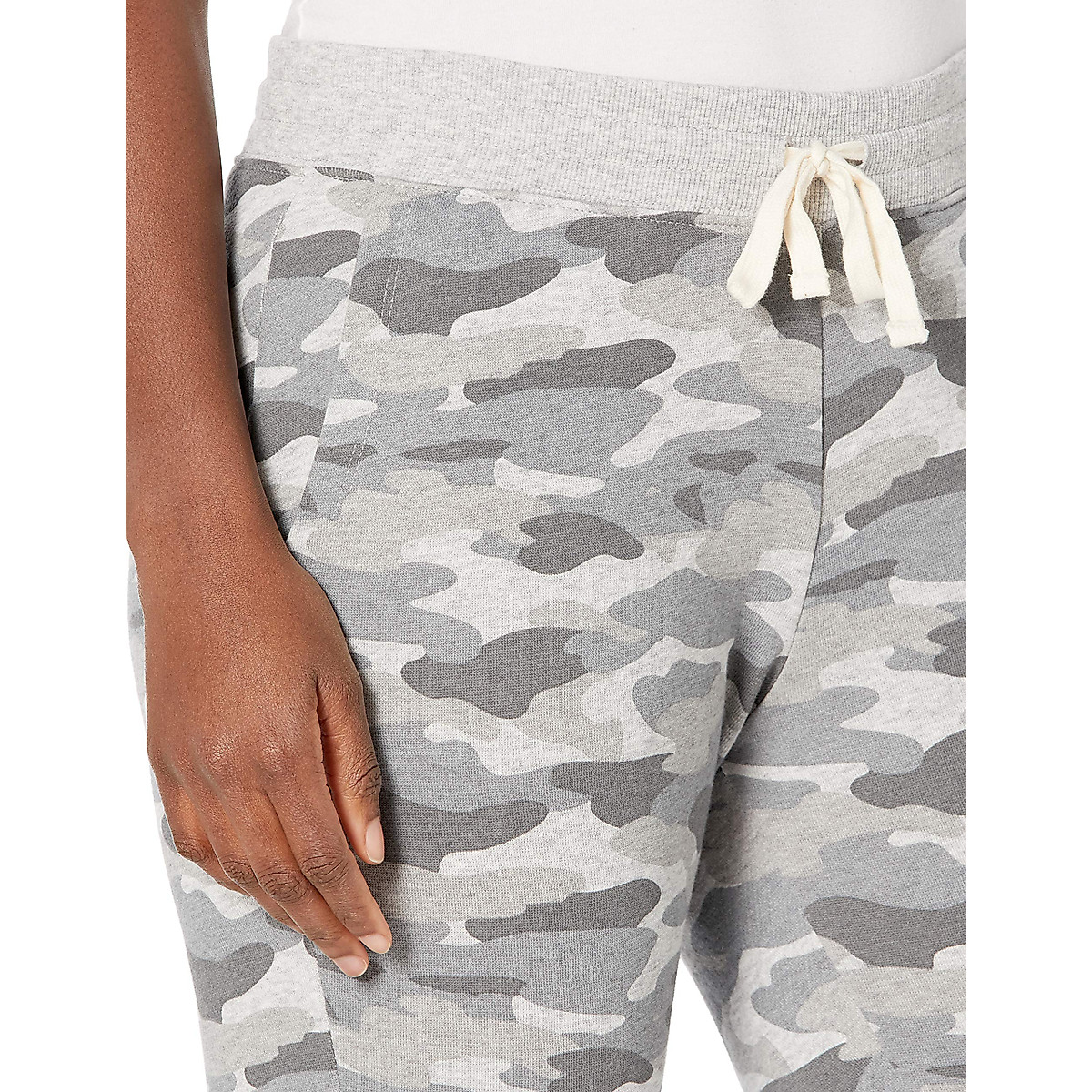 Amazon Essentials Women's Fleece Jogger Sweatpant (Available in Plus Size), Light Grey Camo, Large