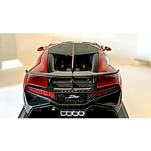 Bugatti Divo 1:18 Special Edition diecast car (red)