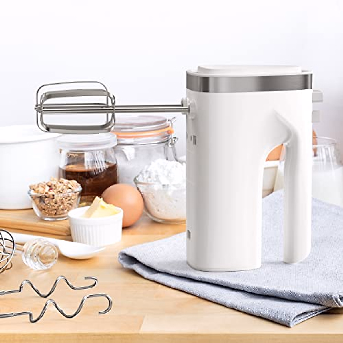 Hand Mixer,550W Electric Whisk, Turbo Boost/Self-Control Speed + 5 Speed + Eject Button + 4 Stainless Steel Attachments for Home Kitchen Baking Cake Food Beater