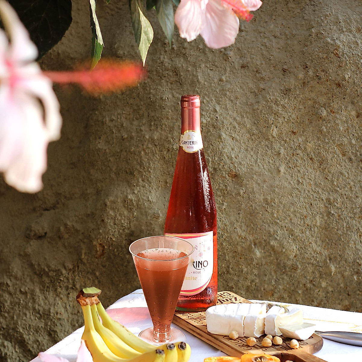 KesaPlan 40 Pack 2 Style Plastic Martini Glasses Disposable Cocktail Glasses 5/8.5 oz Martini Plastic Cocktail Glasses Ice Cream Dessert Cups with Spoons for Appetizer, Outdoor Parties, Weddings