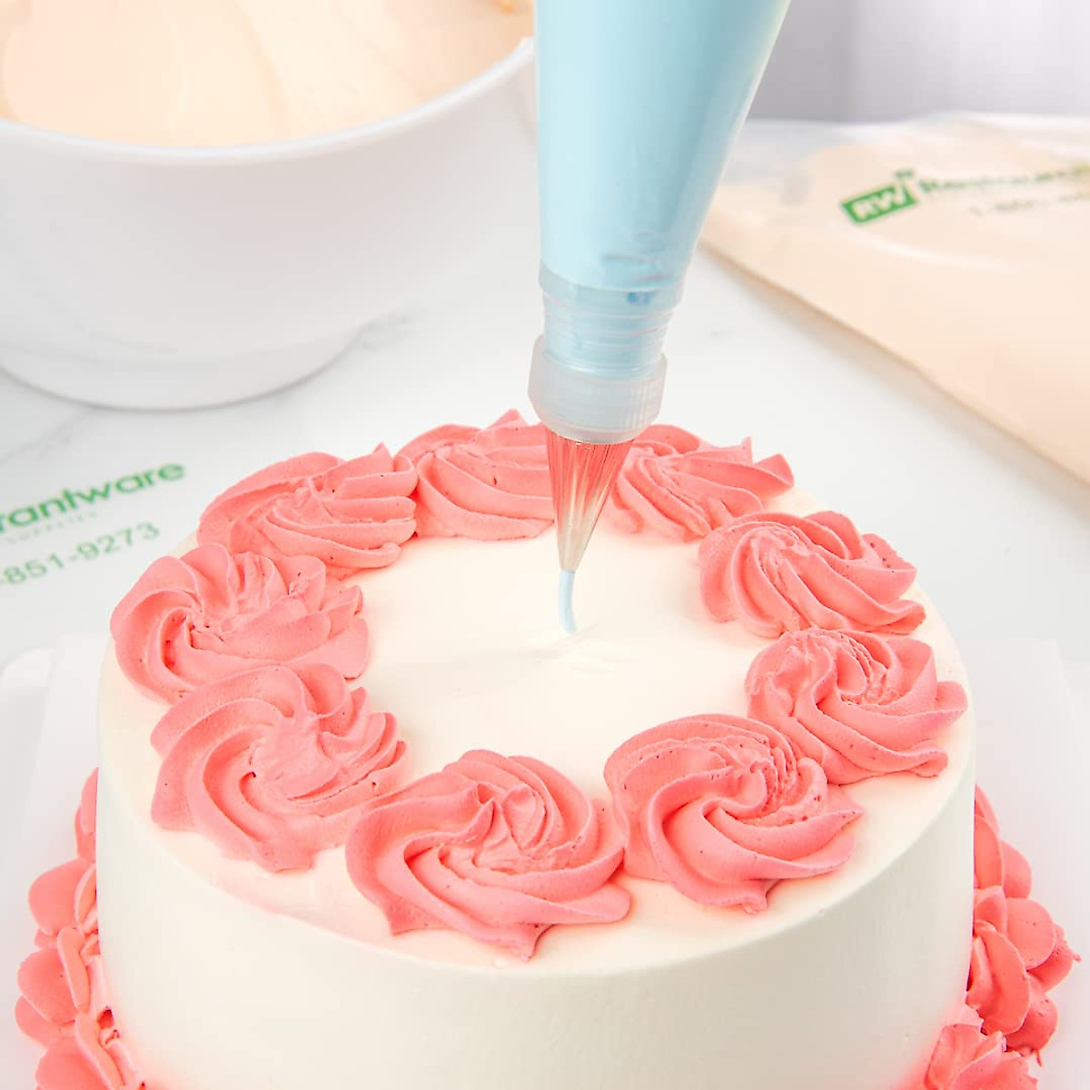 Restaurantware Pastry Tek Piping Tip 1 Round Round Tip For Icing - #4 Corrosion-Resistant Stainless Steel Icing Tip Dishwasher-Safe Decorate Cupcakes Cakes or Cookies