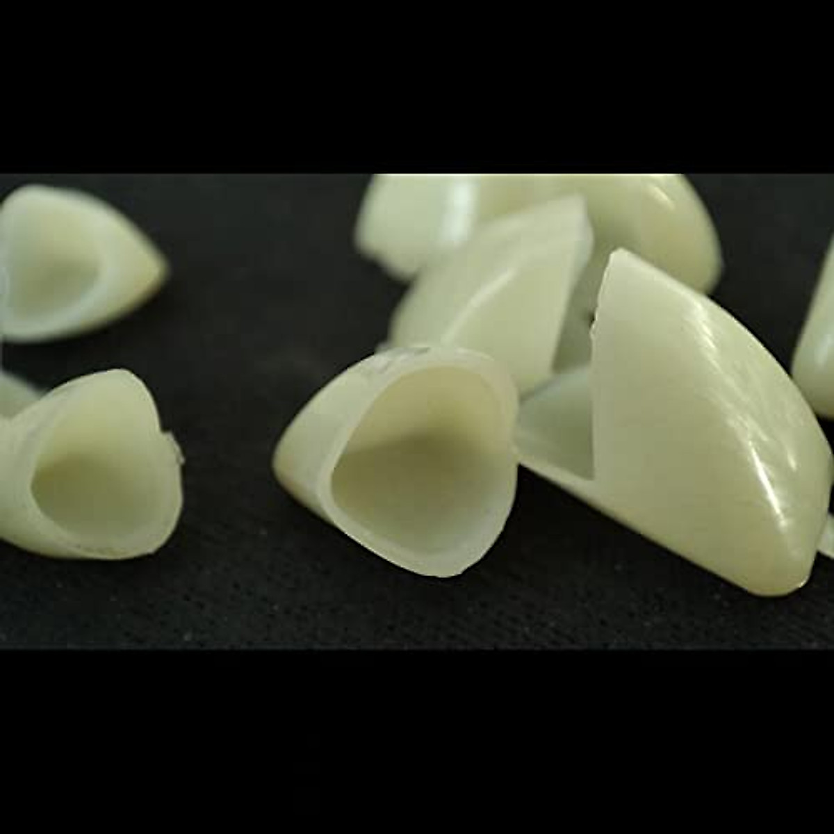 10pcs Dental Oral Fake Teeth Tooth Covers molds with 3Colors Repair Snap on Smile Veneers Dentures Adhesive Beads Cosmetic Kits