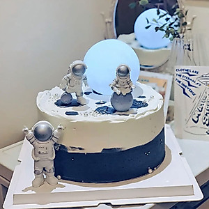 3Pcs Astronaut Figurines Cake Topper Outer Space Cake Decoration Spaceman Model Display Miniature Astronaut Action Figure Statue for Kids Party Gift Decor