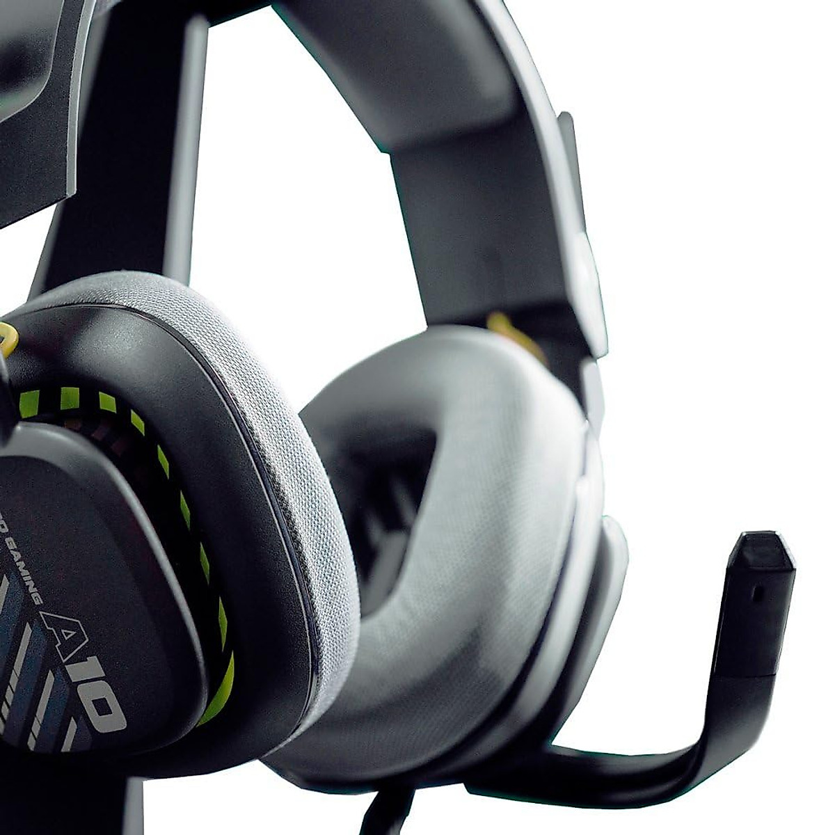 Astro A10 Gaming Gen 2 Wired Headset with flip-to-Mute Microphone for PS 5/4, and PC/Mac - Black,(939-002055_cr) (Renewed)