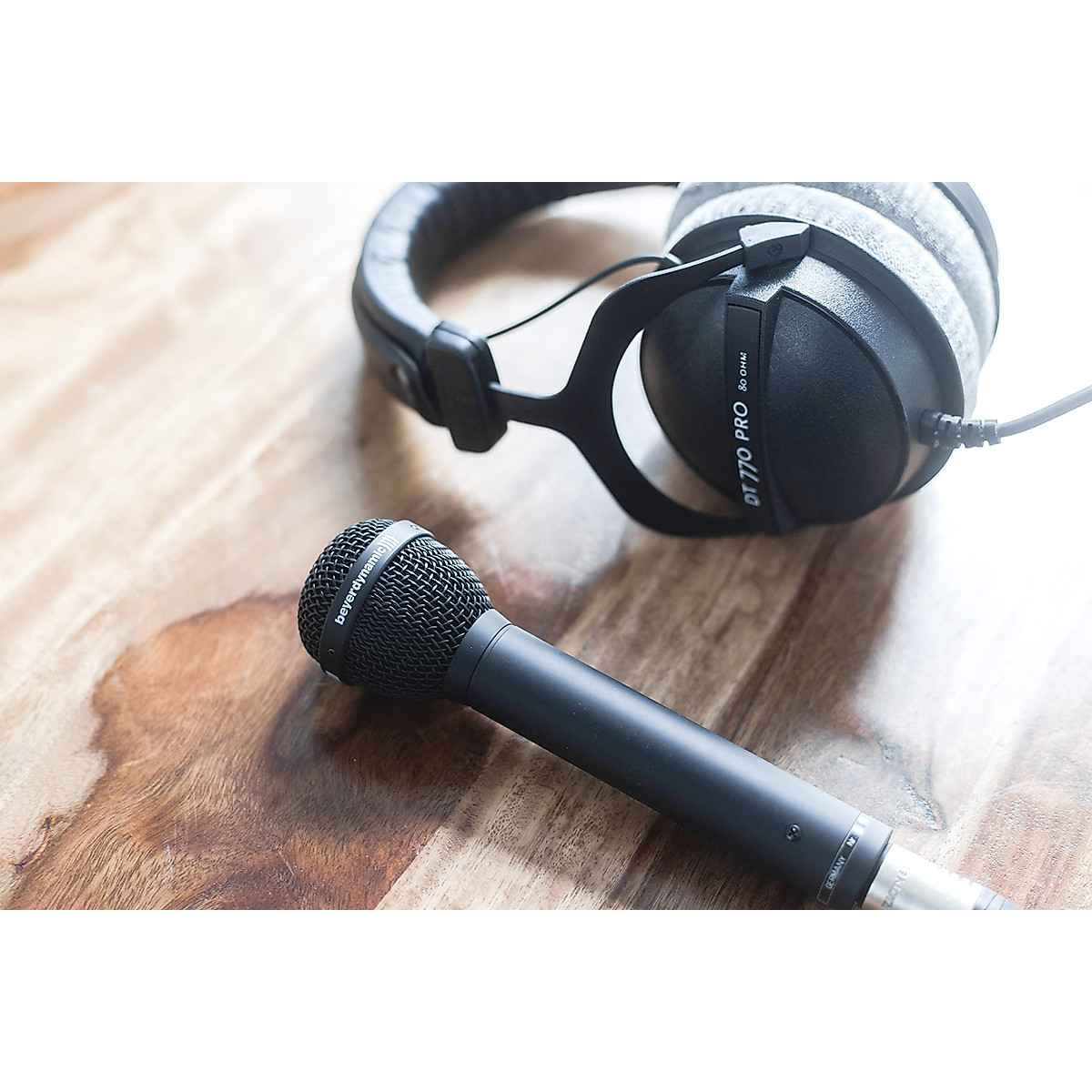 Beyerdynamic M88 TG Dynamic Microphone With Hypercardioid Polar Pattern for Vocals, Bass Drum, and Studio