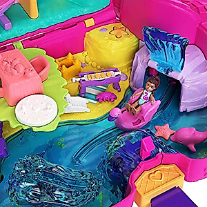 Polly Pocket Travel Toy, Flamingo Party Playset with 2 Micro Dolls and 26 Surprise Accessories, Animal Toy Compact