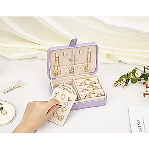 Voova Small Jewelry Organizer Box, Travel Jewelry Case for Women Teen Girls, Mini PU Leather Portable Jewellery Storage Boxes Holder with Smart Earrings Plate for Necklaces Rings Bracelets, Lavender