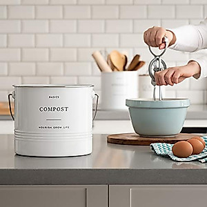 D’Lifeful Farmhouse Compost Bin for Kitchen Indoor – 1.3 Gallon Carbon Steel Countertop Compost Bin – Sealed with Airtight Lid - Compost Pail or Compost Bucket with 6 Charcoal Filters – Stylish, White