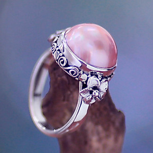 NOVICA Artisan Handmade Pearl Flower Ring Floral Sterling Silver Cocktail Pink Indonesia Birthstone [crownbezel 0.4 in H x 0.6 in Diam. Band Width 3 mm W] ' Love Moon'