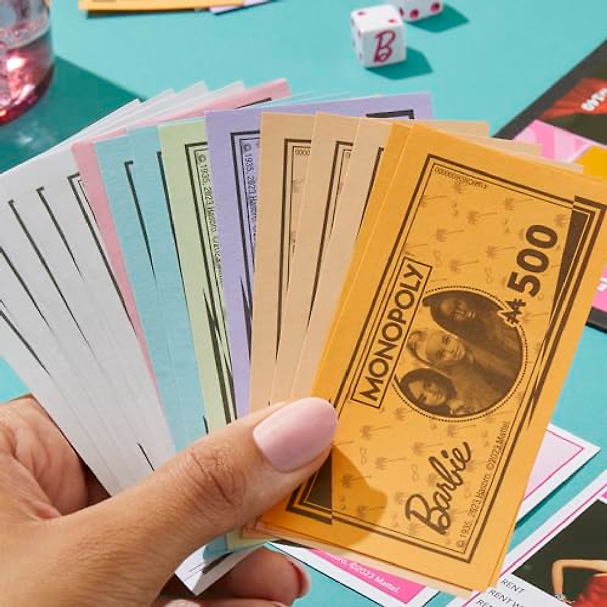 Monopoly: Barbie Edition Board Game, Ages 8+, 2-6 Players, Fun Family Games for Kids and Adults, with 6 Barbie-Themed Pink Zinc Tokens, Kids Gifts